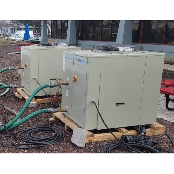700 Square Foot Chiller | Iron Sleek