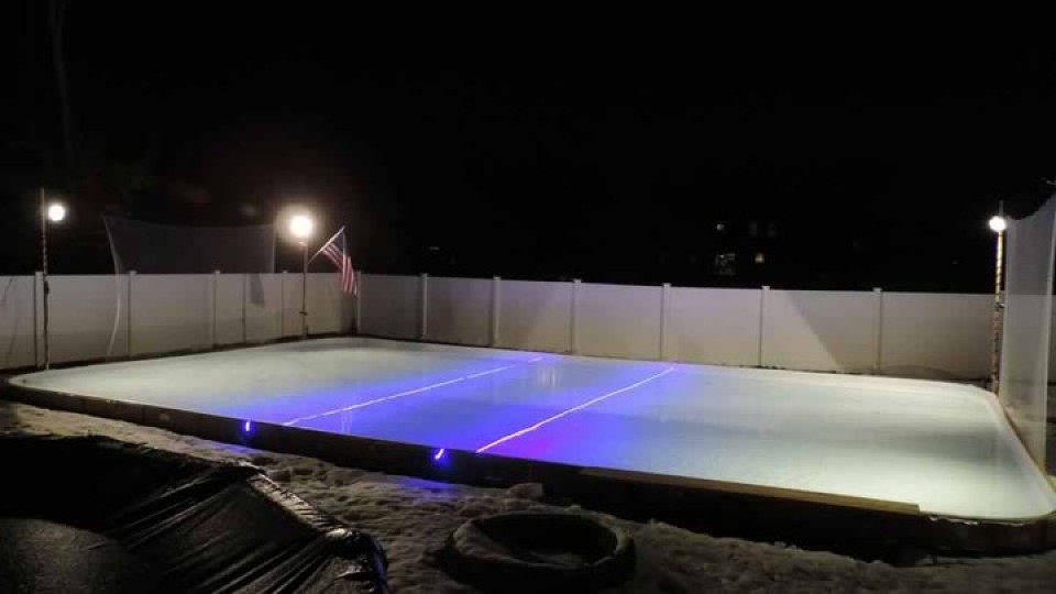 Backyard Ice Hockey Rink Gallery | Pictures of Backyard Ice Rinks