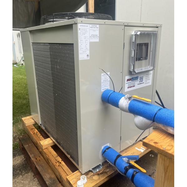 700 Square Foot Chiller | Iron Sleek