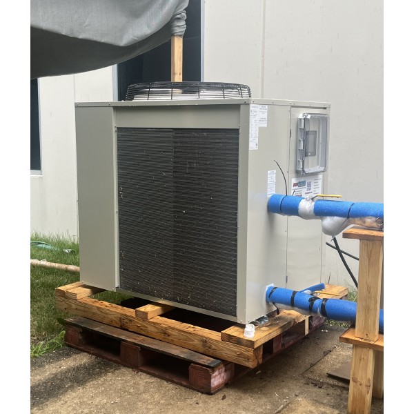 800 Square Foot Chiller | Iron Sleek