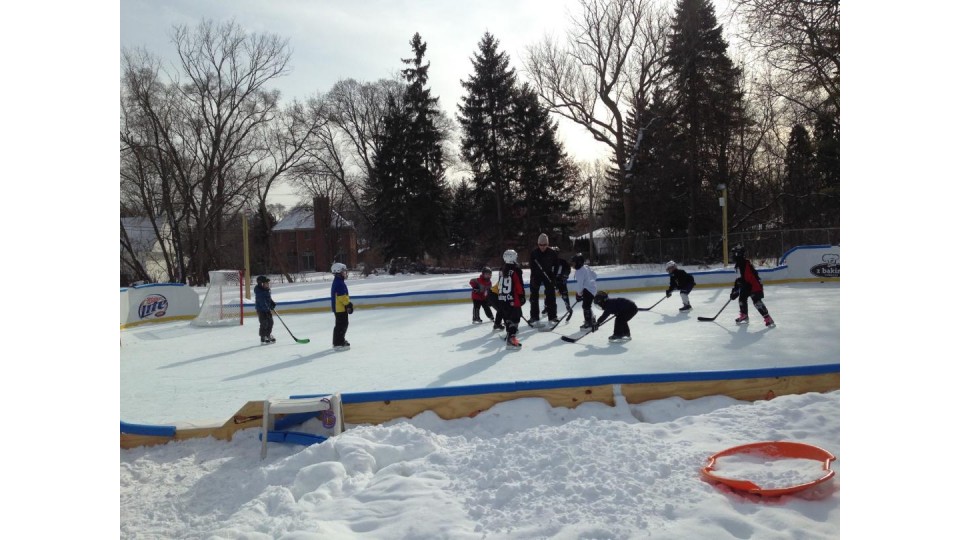 Backyard Ice Hockey Rink Gallery | Pictures of Backyard Ice Rinks