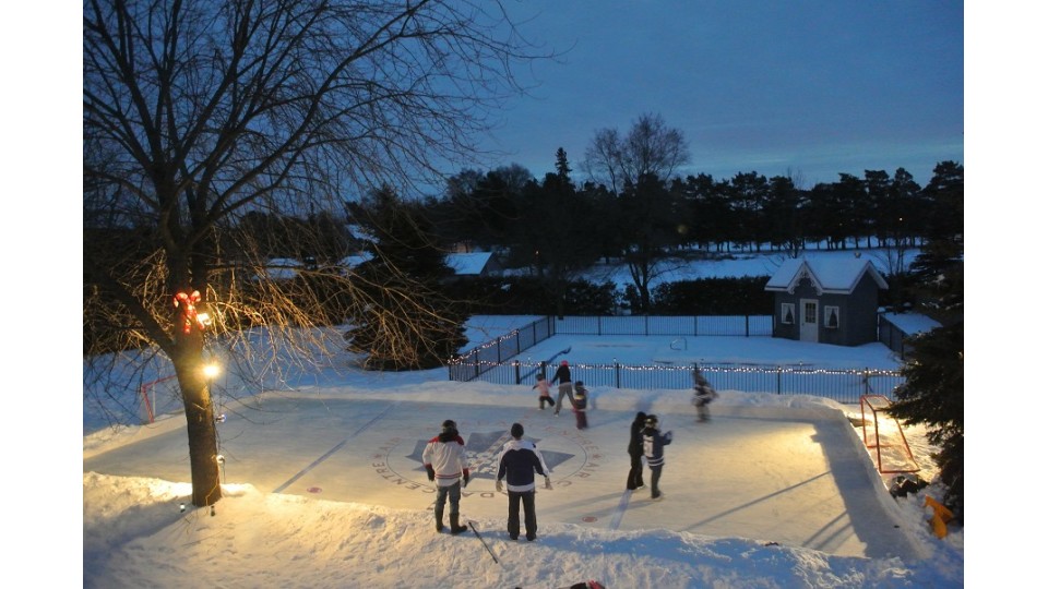 Backyard Ice Hockey Rink Gallery | Pictures of Backyard Ice Rinks